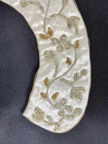Vintage 1950's ivory satin Peter Pan style collar with BULLION metal ...