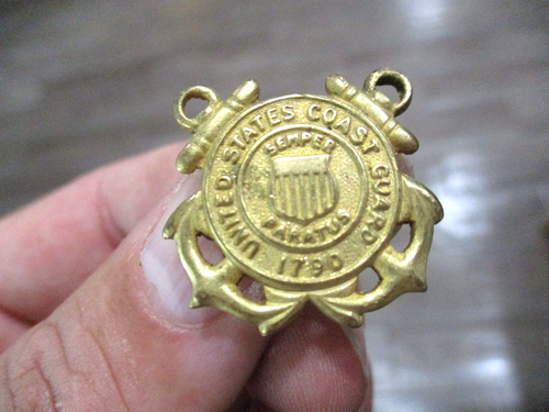 WW11 Era U.S. Coast Guard Semper Paratus 1790 Screw back hat badge pin ...