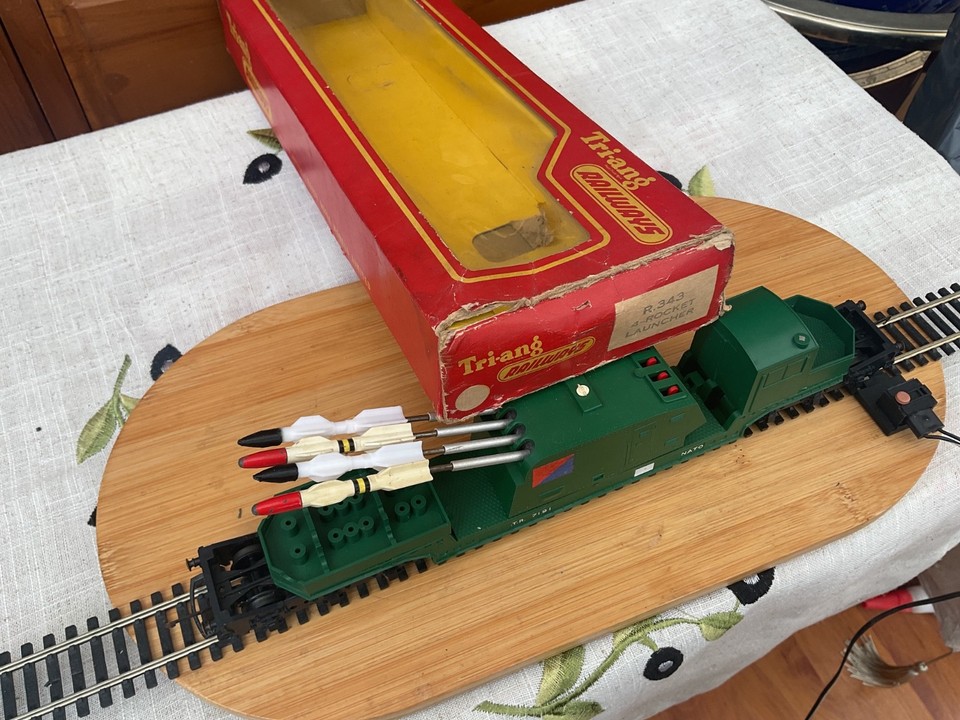 HORNBY TRIANG. BATTLE SPACE R343 ROCKET LAUNCHER WAGON OO. HO. WORKING ...