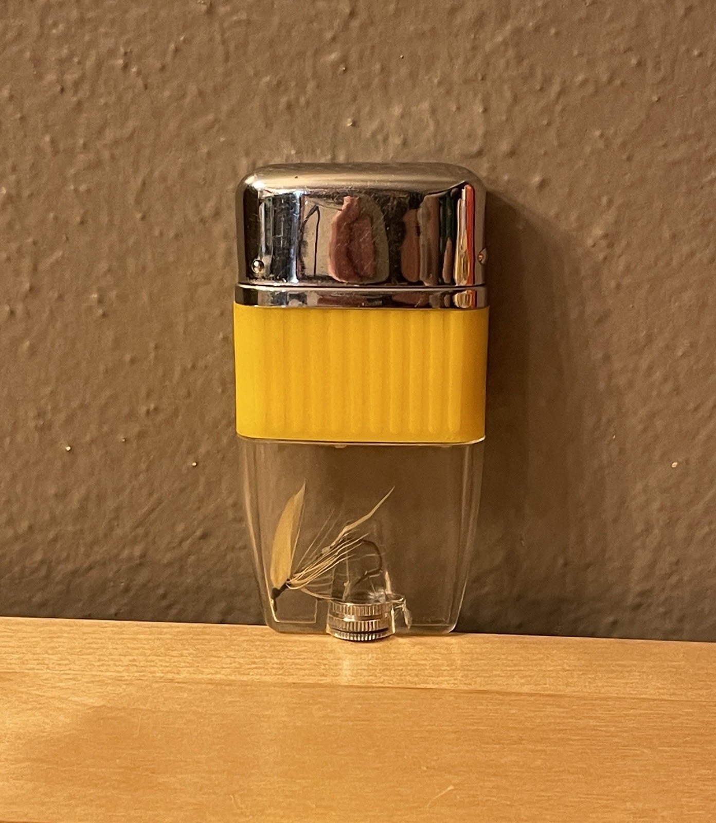 Working Vintage Scripto Vu Style Clear Lighter With Fishing Lure Yellow ...