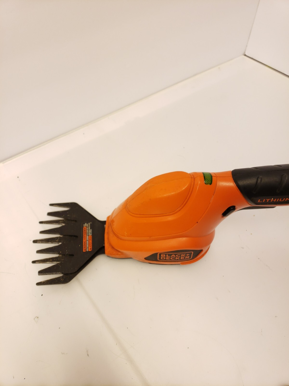 Black & Decker GSL35 2-in-1 Garden Shear Combo 3.6 V W Interchangeable ...