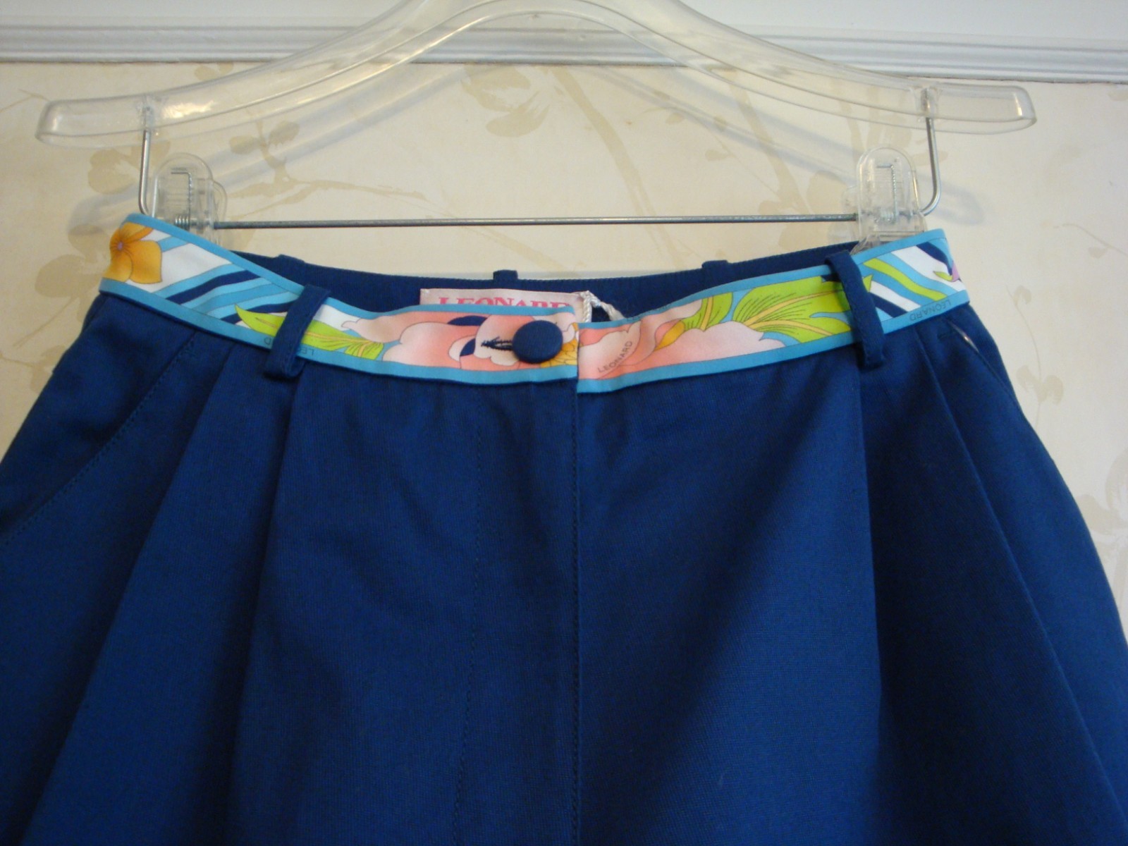 NWT $895 Leonard Paris Fuchsia Womens Bermuda Shorts 38 Made In Italy ...