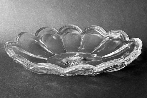 Heisey #331 Colonial Panel 7" Shallow Oval Nappy Ice cream or ...