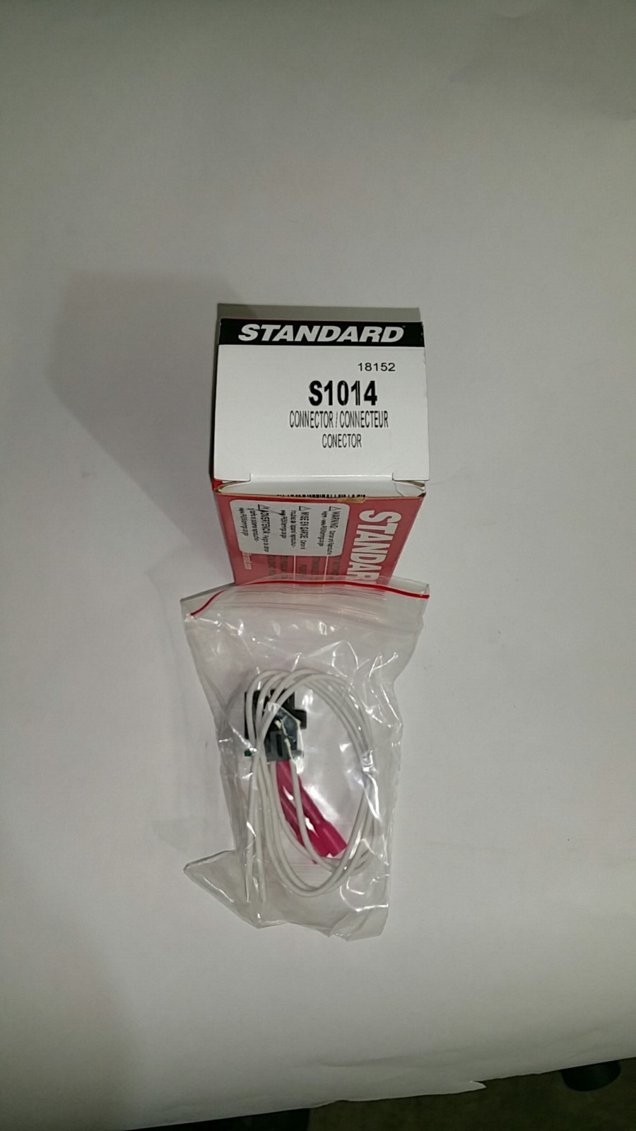 Standard Motor S-1014 Fuel Injector Connector for Acura SLX, Buick ...