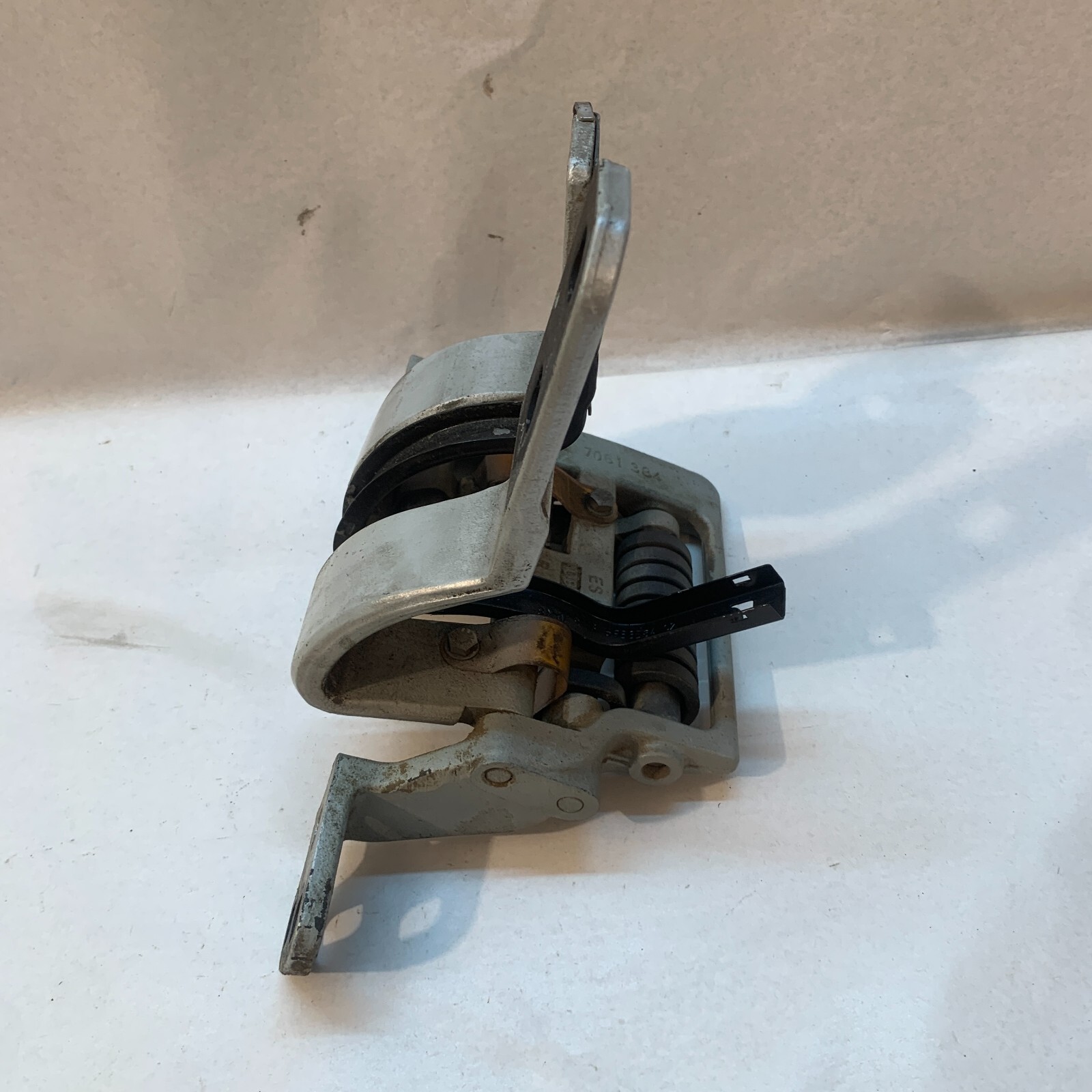 BMW E61 Touring Right Passanger Side Bootlid Hinge Trunk Boot Hinge oem ...