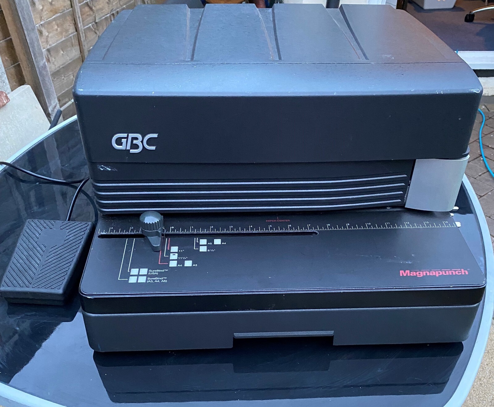 GBC Magnapunch Electric paper punch, | Grelly UK