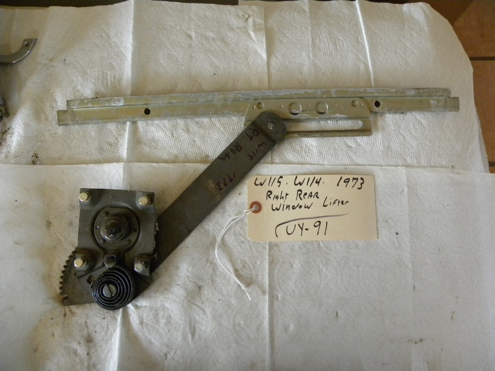 Mercedes Benz W114 W115 W108 Right Rear Manual Window Lifter Regulator ...