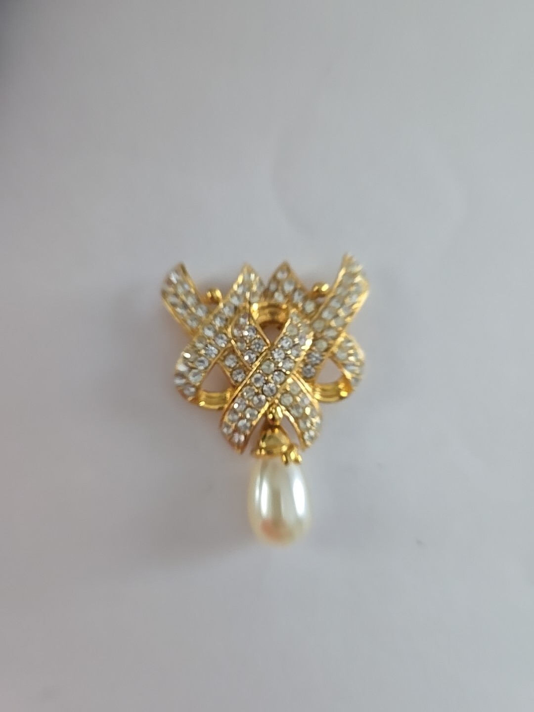 IVANA Trump Gold-Tone Pearl Rhinestone Pin Brooch - Gem