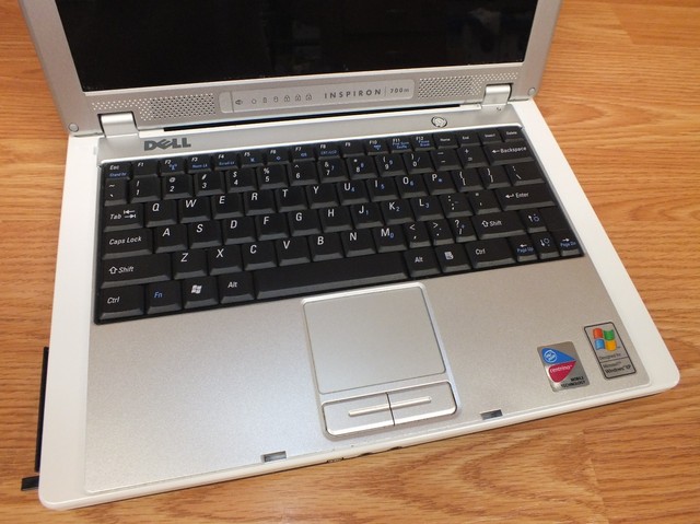 Dell Inspiron 700m 1.70ghz Pentium M 1gb RAM 60gb HDD Laptop for sale ...