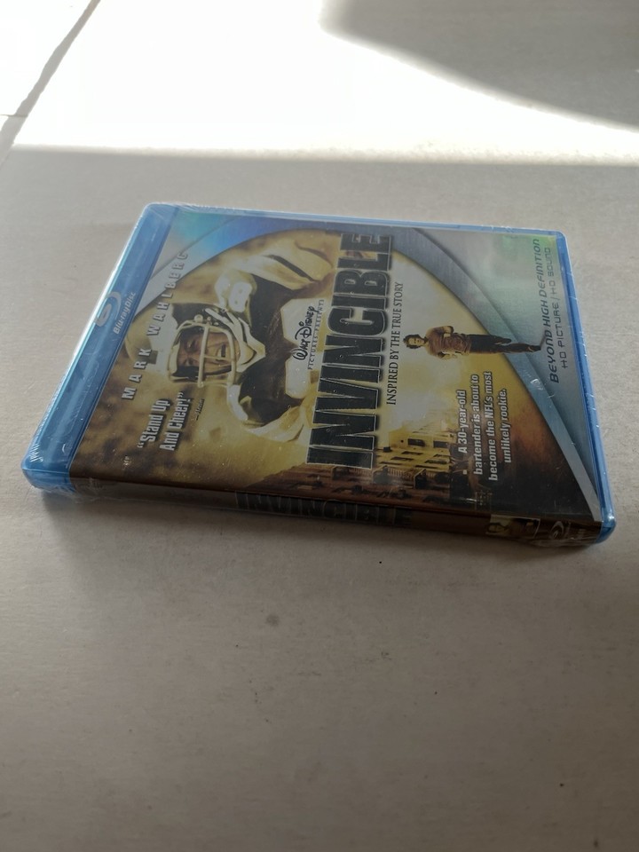 INVINCIBLE Blu-Ray Mark Wahlberg Disney Movie Football 2006 NEW SEALED ...