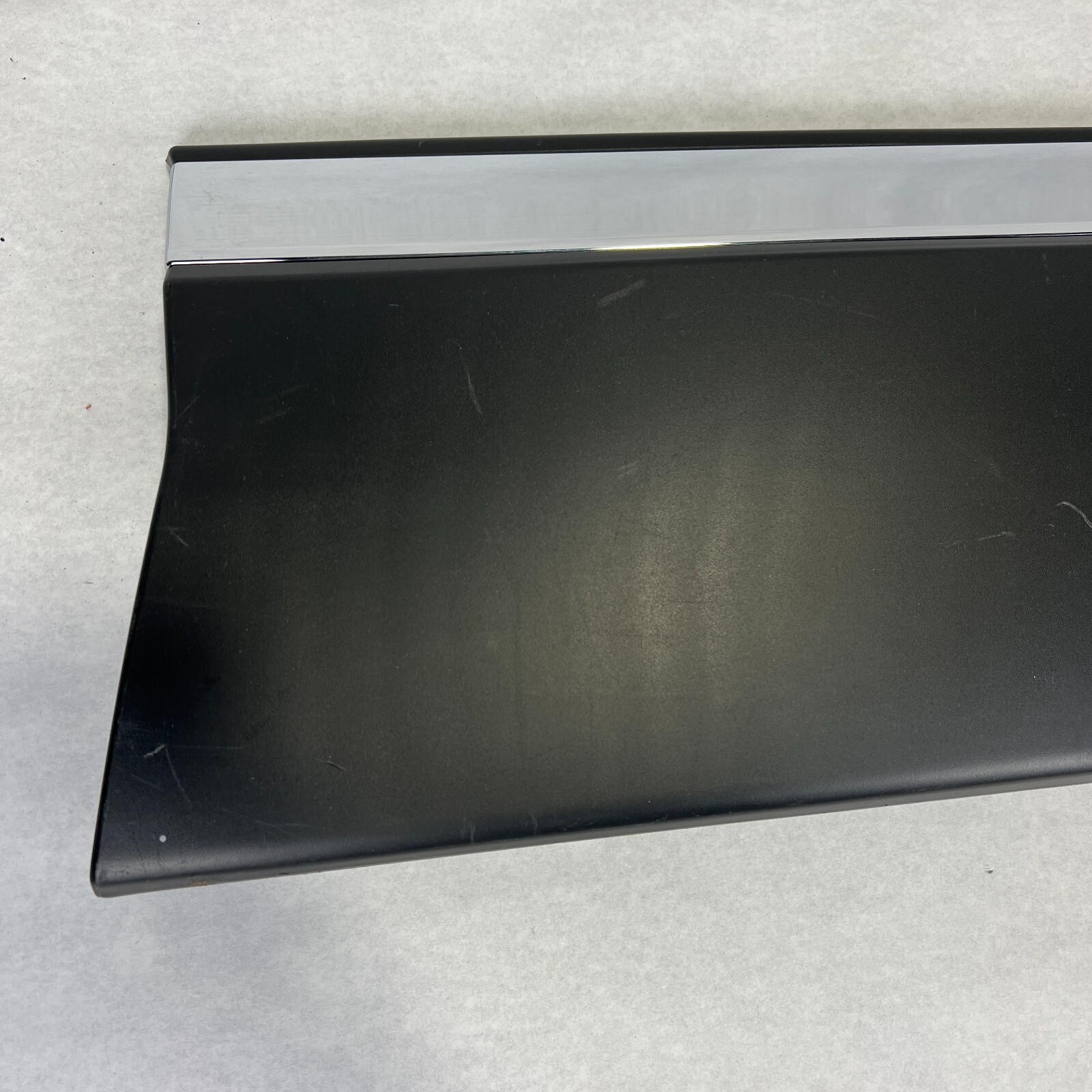 OEM 2017 - 2020 Honda CR-V Touring Front Right Lower Door Molding 75312 ...