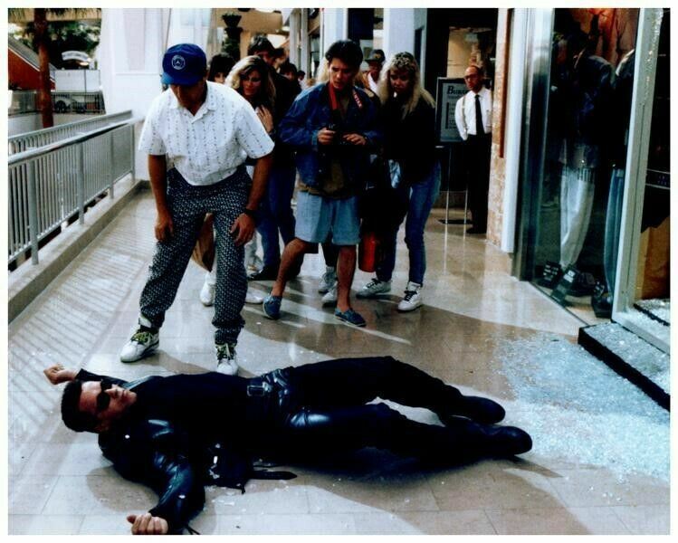 Arnold Schwarzenegger Terminator 2 Bar Scene