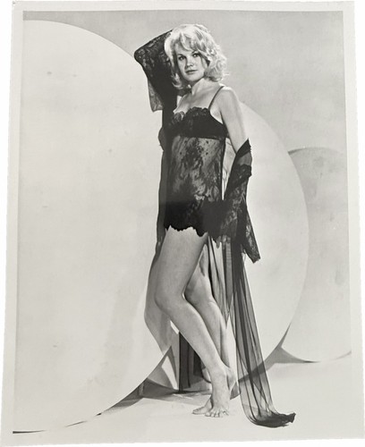 Carroll Baker Broadway & Movie star 8x10 Photo, leggy cheesecake | eBay