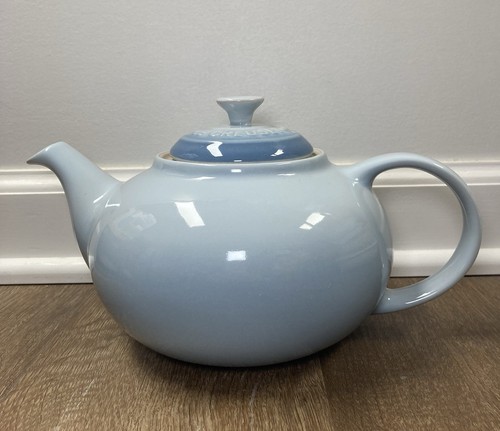 "Coastal Blue" LE CREUSET Traditional Teapot 1.4 Quart Stoneware *2nd ...