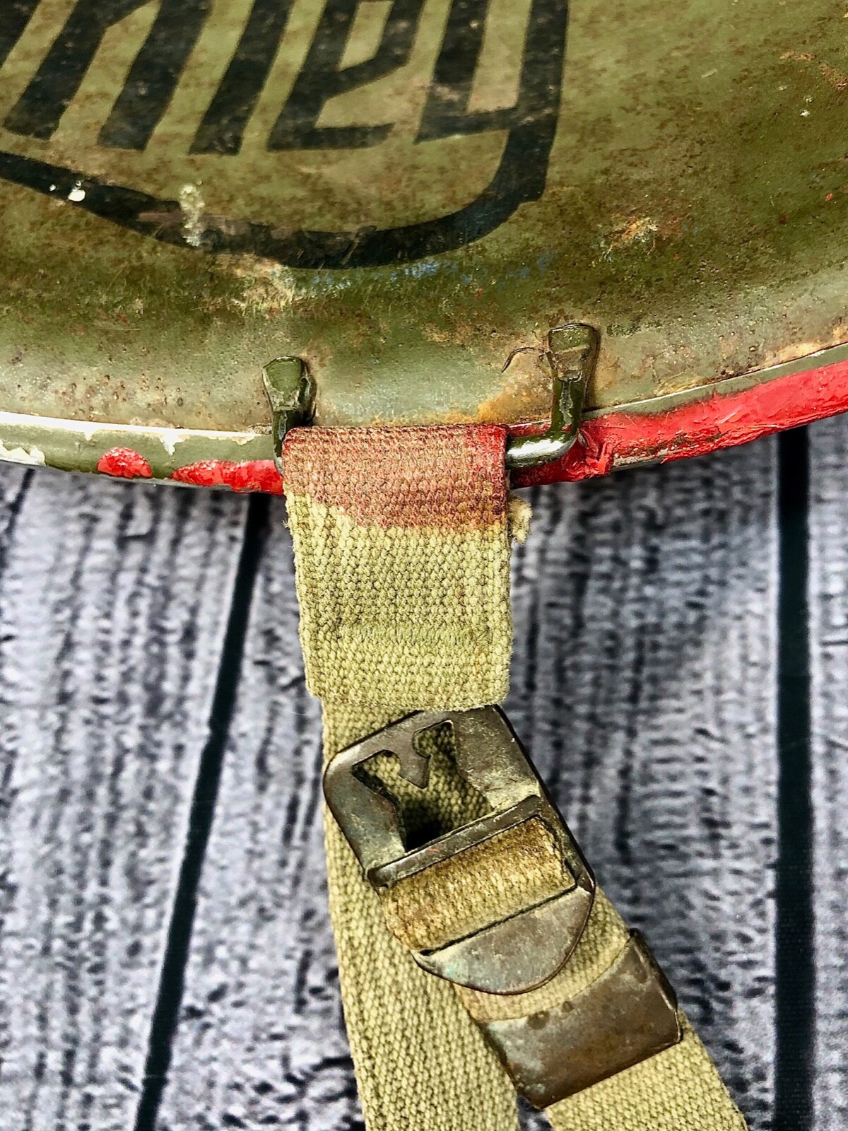 US WWII M-1 Helmet Front Seam Fixed Bale Named G.I. OD-3 straps Damage ...