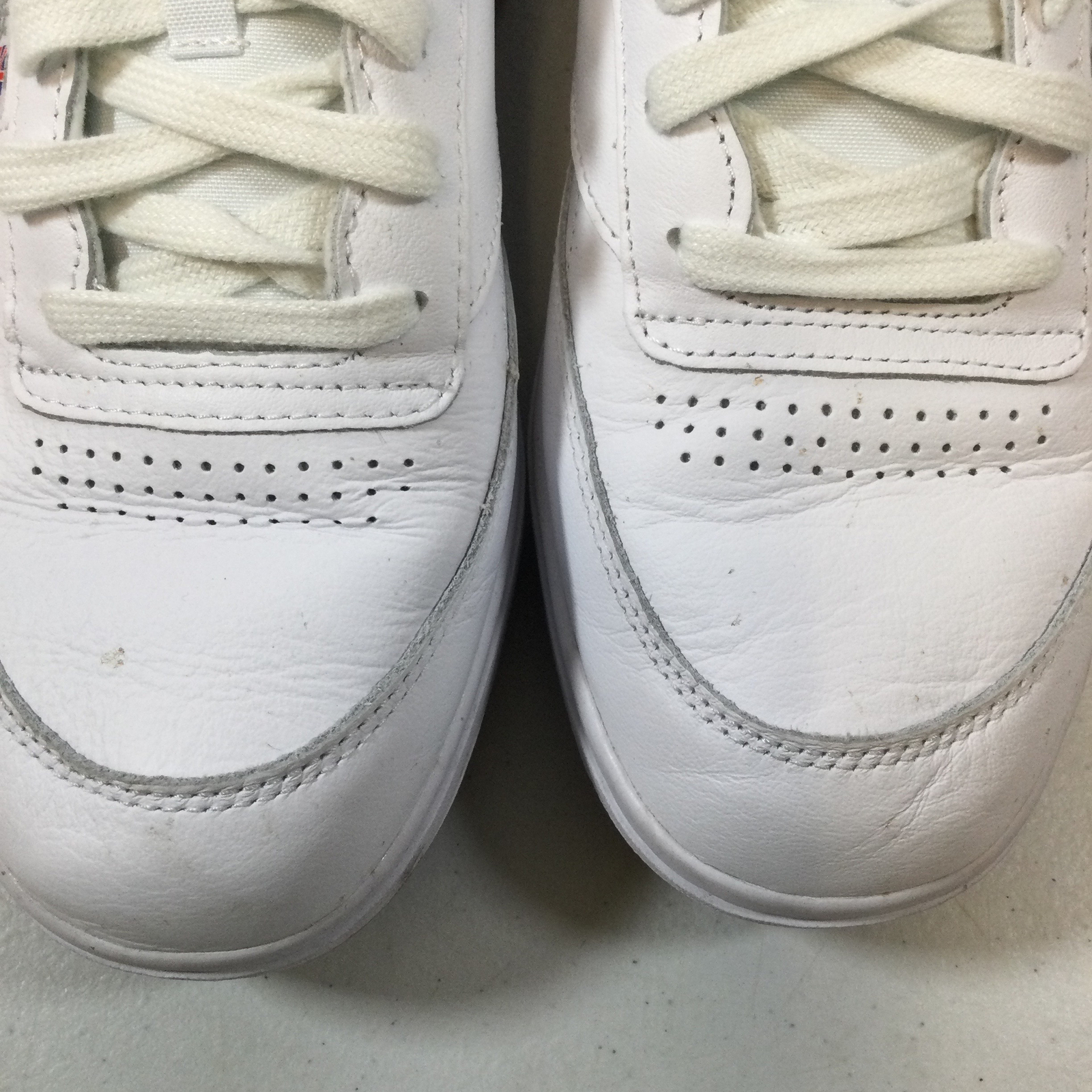 Reebok Classic 059503 White Lace Up Round Toe Sneaker… - Gem