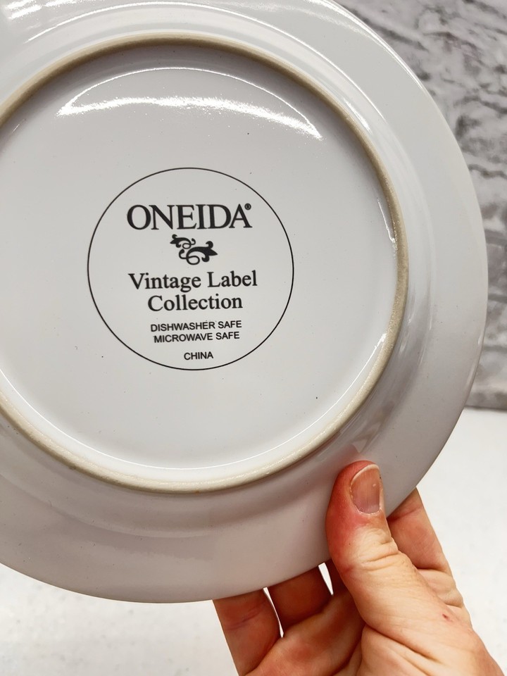 Oneida Vintage Label Collection 8” Decor Plates Set of 3 NOS In Box | eBay