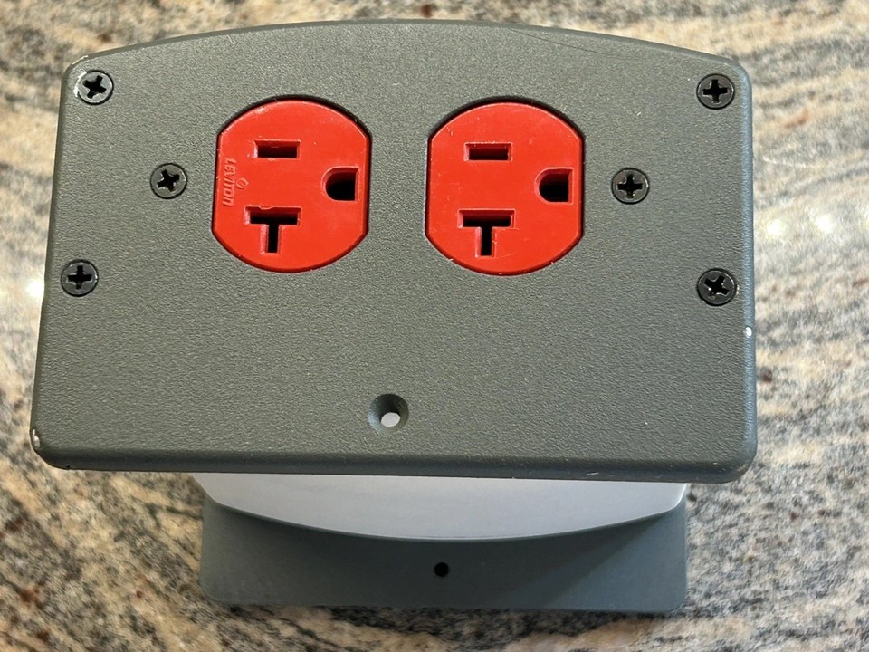 PS Audio Ultimate Outlet 20A High Current Power Conditioner original ...