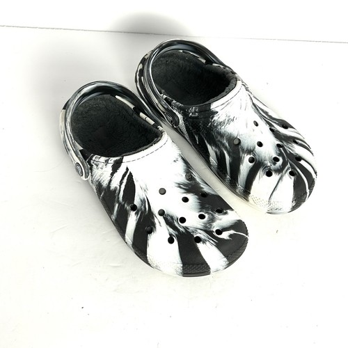 Crocs Unisex White Black Marbled Print Classic Clogs Faux Fur Lining ...