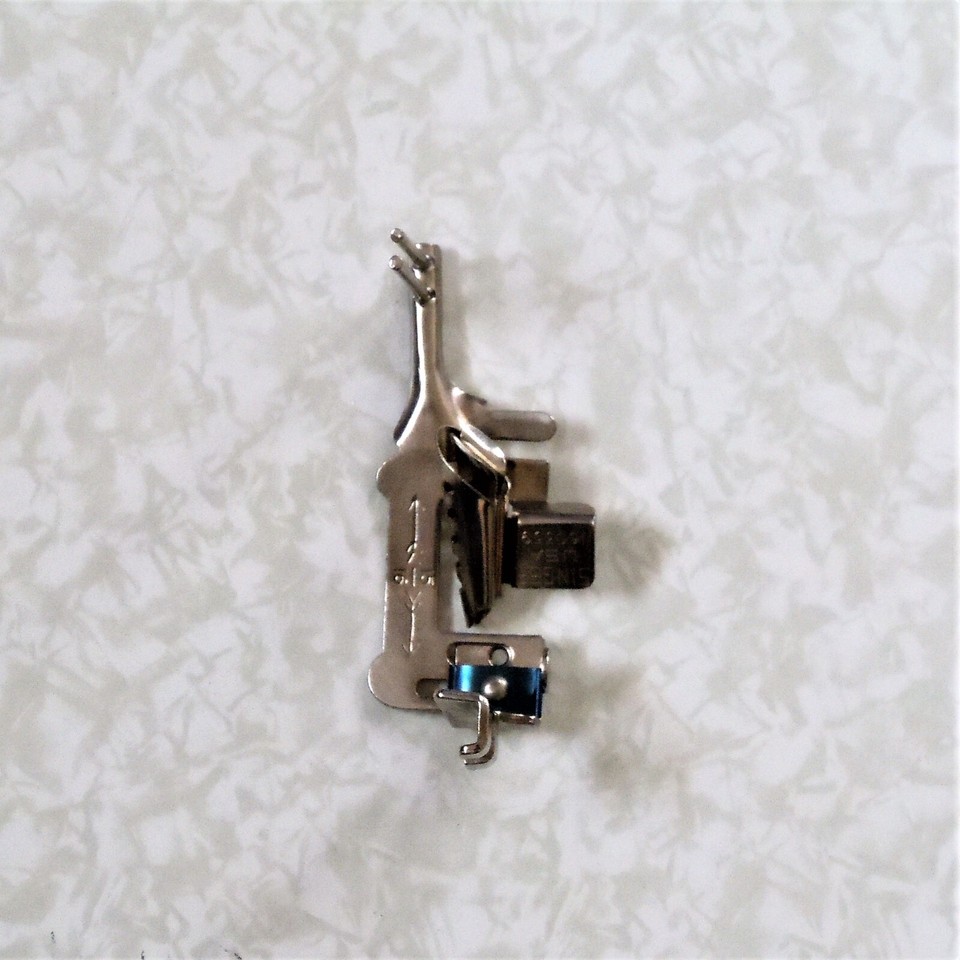 Singer Binder Foot Attachment Metal Low Shank Multi Slotted 160359 USA ...