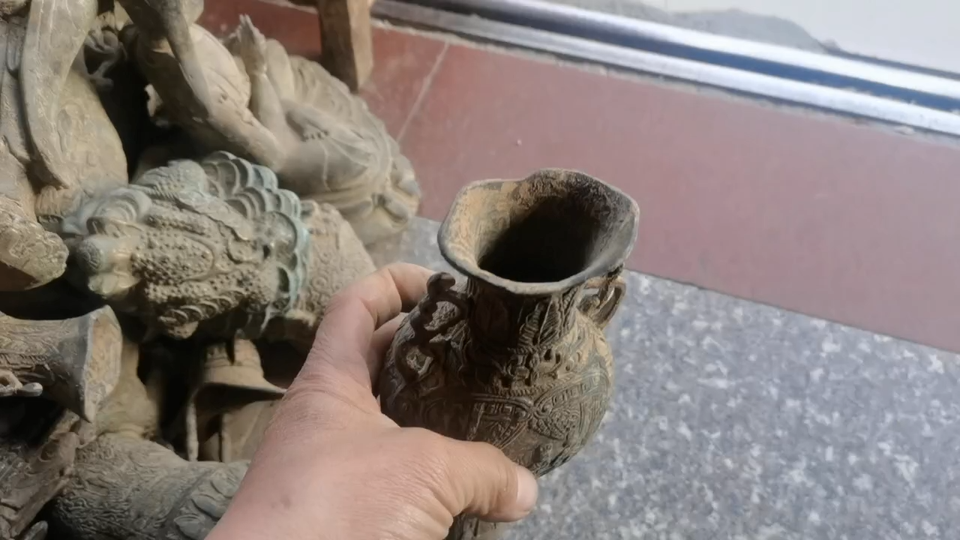 Chinese Copper Come From FOLK Collection Old Bronze Vase Relief figure ...