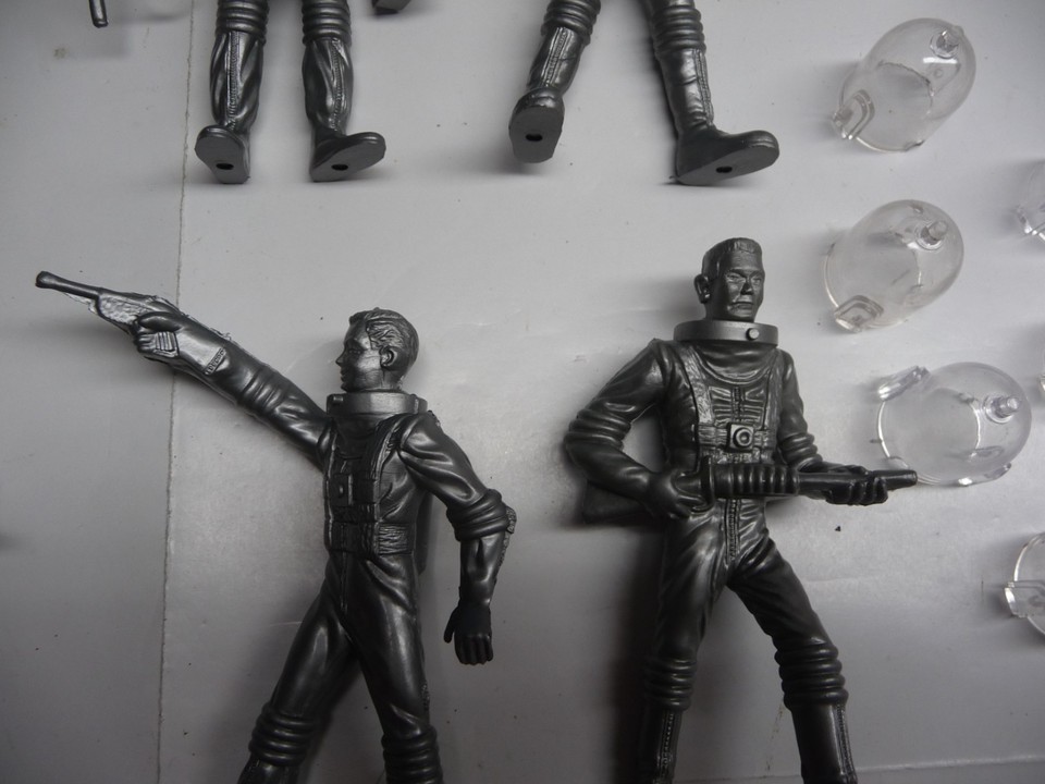 MARX TOYS RECAST 4 INCH SPACE MAN PLAYSET FIGURES WITH HELMETS PLUS ...