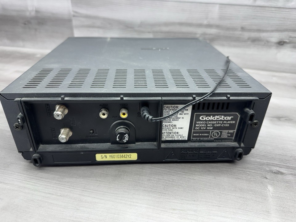 GoldStar GVP-C135 12V Portable VHS Player w/ AC Adapter & Remote READ ...
