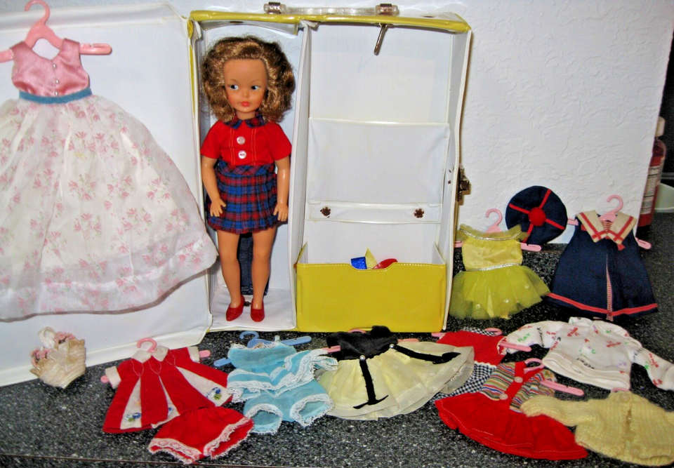 Vtg 1960s Ideal Toys Pepper Doll, 11 Outfits, Carrying Case & Many ...
