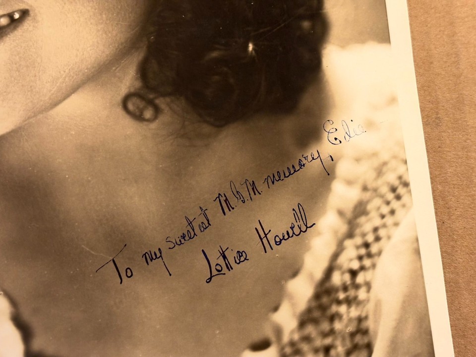 Lottice Howell Very Rare Very Early Autographed Oversize 10/13 Photo ...