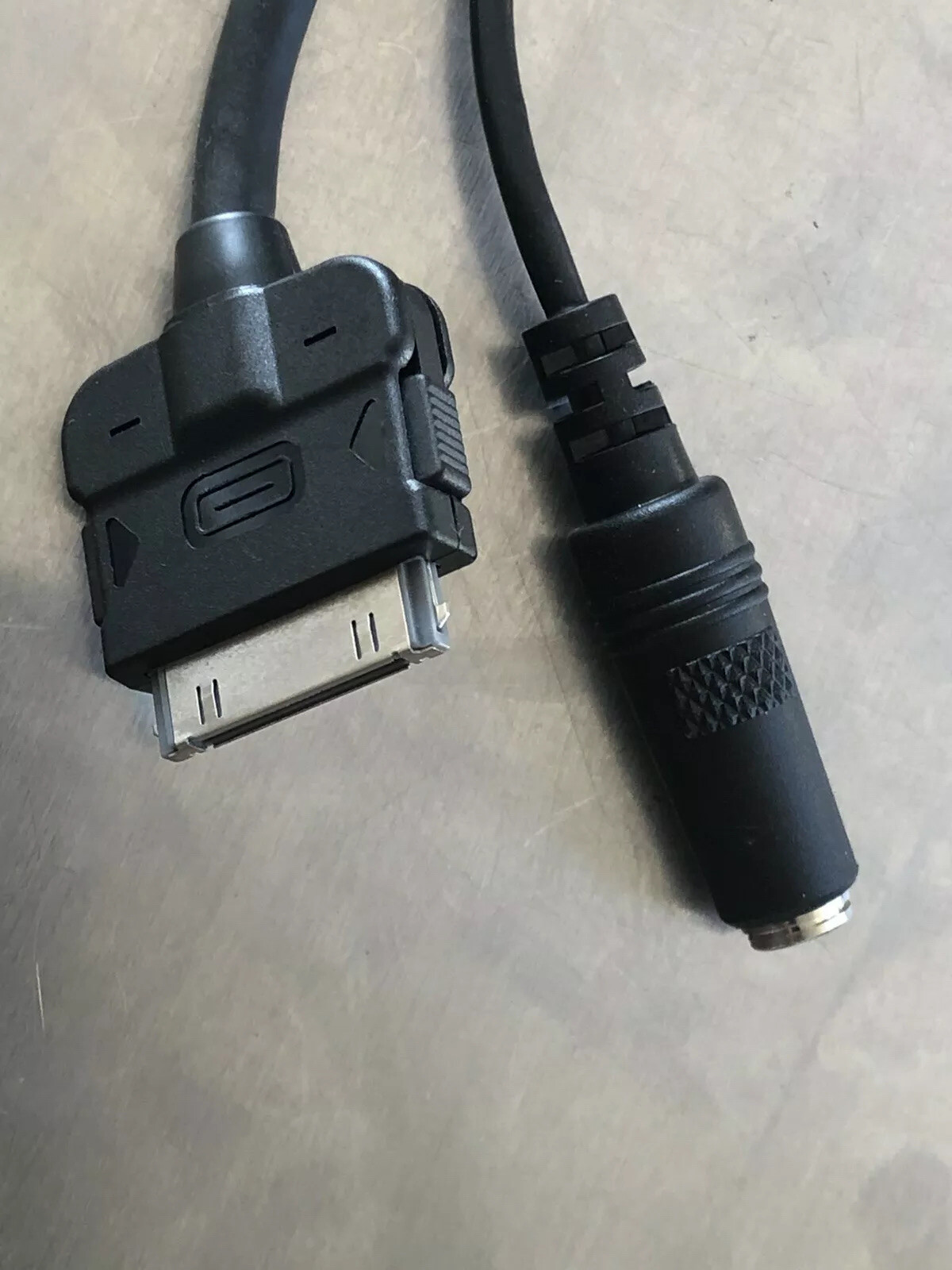 2009-2012 MERCEDES MEDIA INTERFACE CABLE iPHONE iPOD AUX A 001 827 85 ...