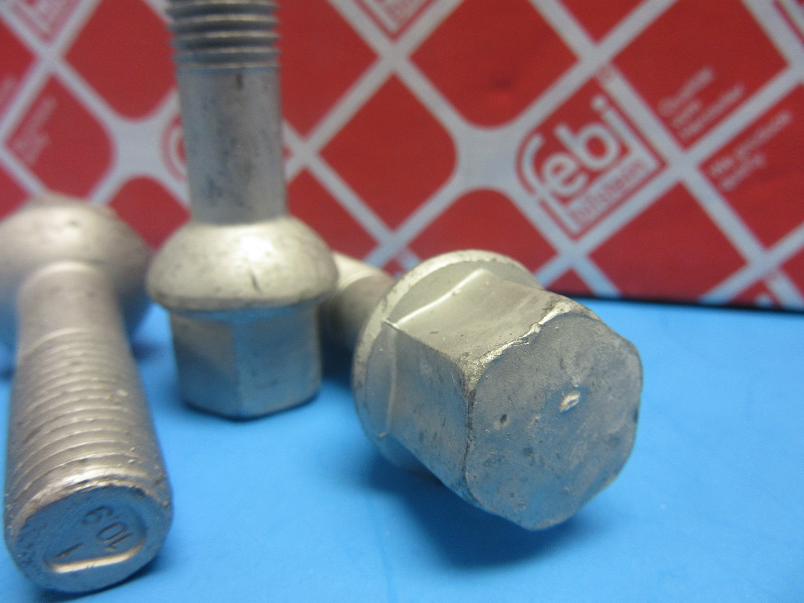 20 Wheel Stud Bolt F & R Replace Mercedes OEM # 0009904807 Made in ...