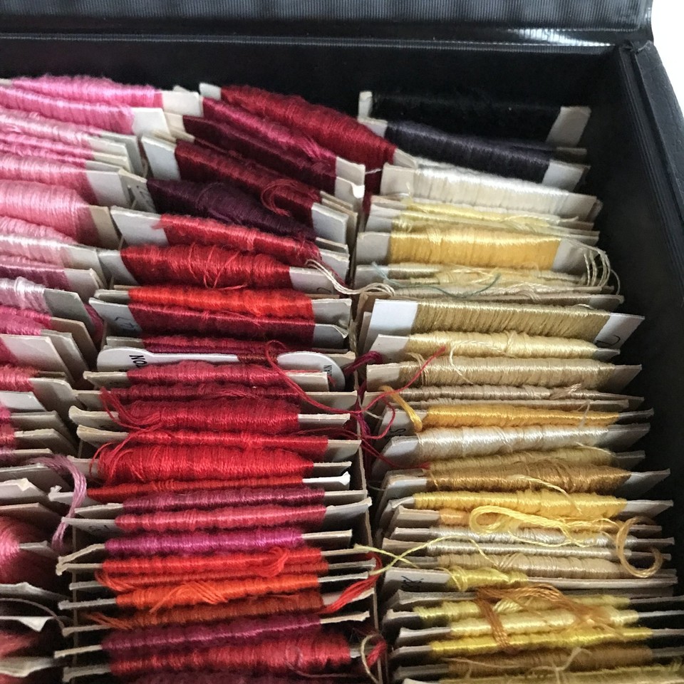 Huge Embroidery Thread Bundle 580+ Cards Skeins in Storage Case DMC ...