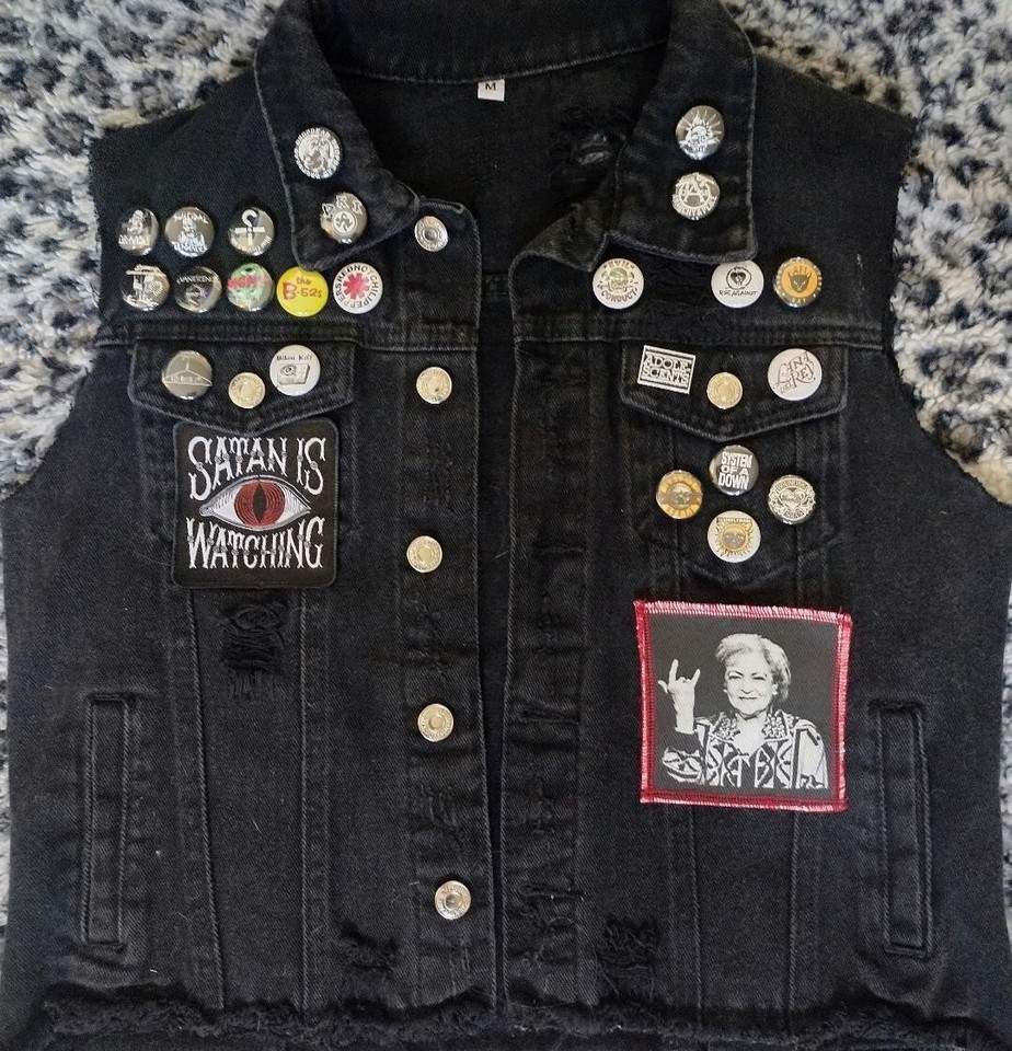 Riot Girls Women Bands Buttons/Pinbacks Amyl Bikini Kill L7 Vice Squad ...
