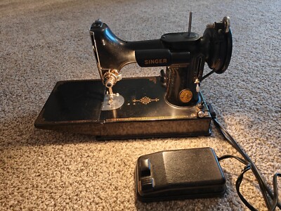 Singer Featherweight 221 Sewing Machine - NEW BELT / Power Cord - WORKS ...