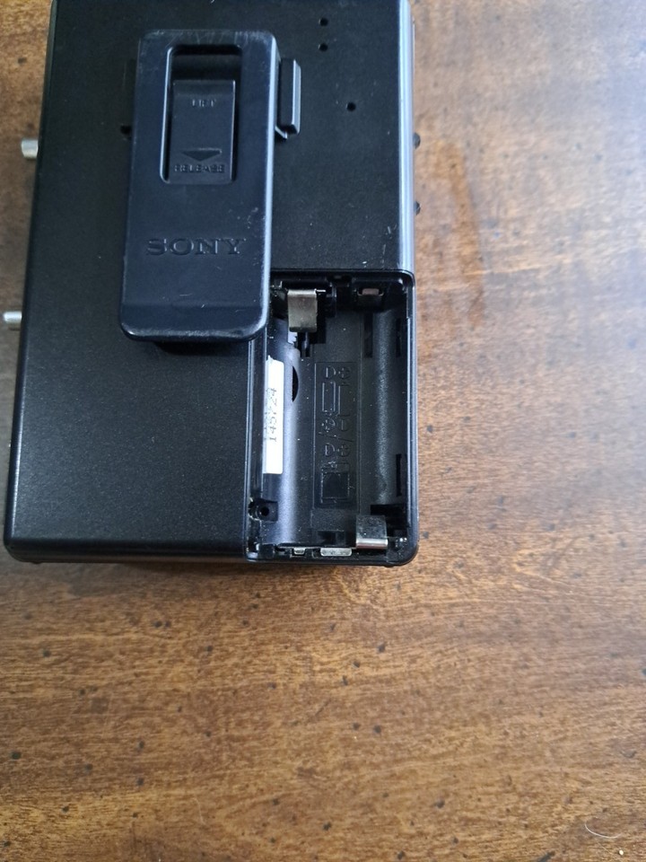 Vintage SONY Walkman! FM/AM Radio Works, Casset Tape Player Missing ...