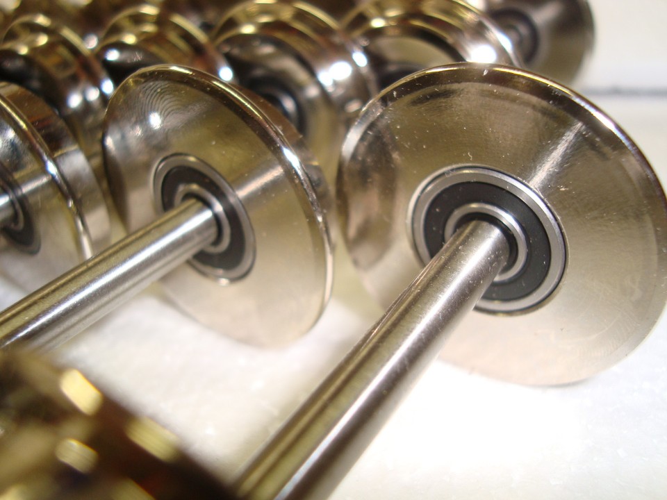 Roll-EZ G Scale BALL BEARING SILVER Chrome Metal Wheels 2 Pair 4 Axles ...