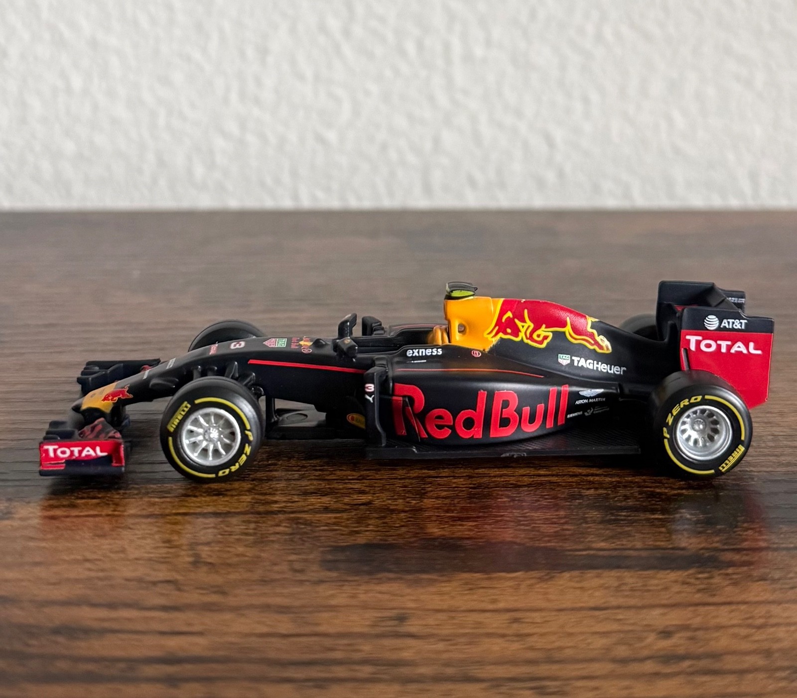Bburago F1 1/43 Infiniti Red Bull Racing RB12 2016 Daniel Ricciardo #3 ...