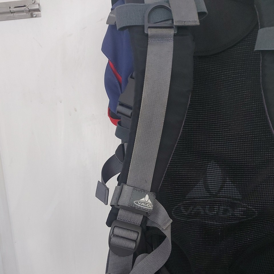 Vaude Triset 25+4L Walking Hiking Backpack Rucksack Bag Blue Red with ...