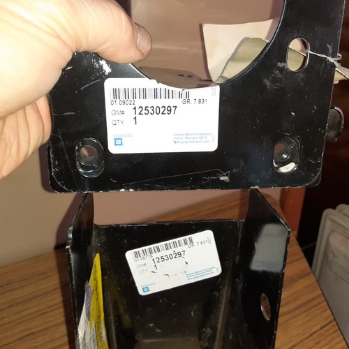 NOS NEW GM OEM Rear Bumper Brackets 2000 2004 01 02 Venture Montana ...