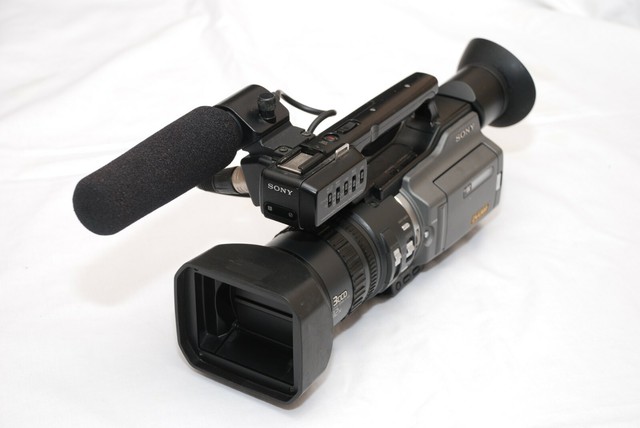 Sony DSR PD170P PAL Camcorder Low Hour for sale online | eBay