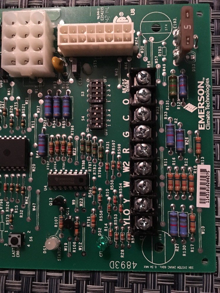 Trane American Standard Furnace Control Circuit Board D156245P01 50V51 ...
