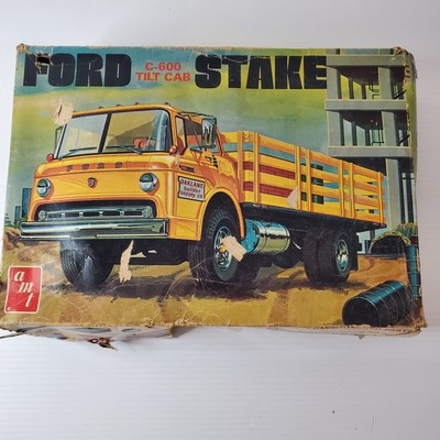 AMT Ford C-600 Tilt Cab Stake Truck 1:25 Model Kit Vintage Car ...