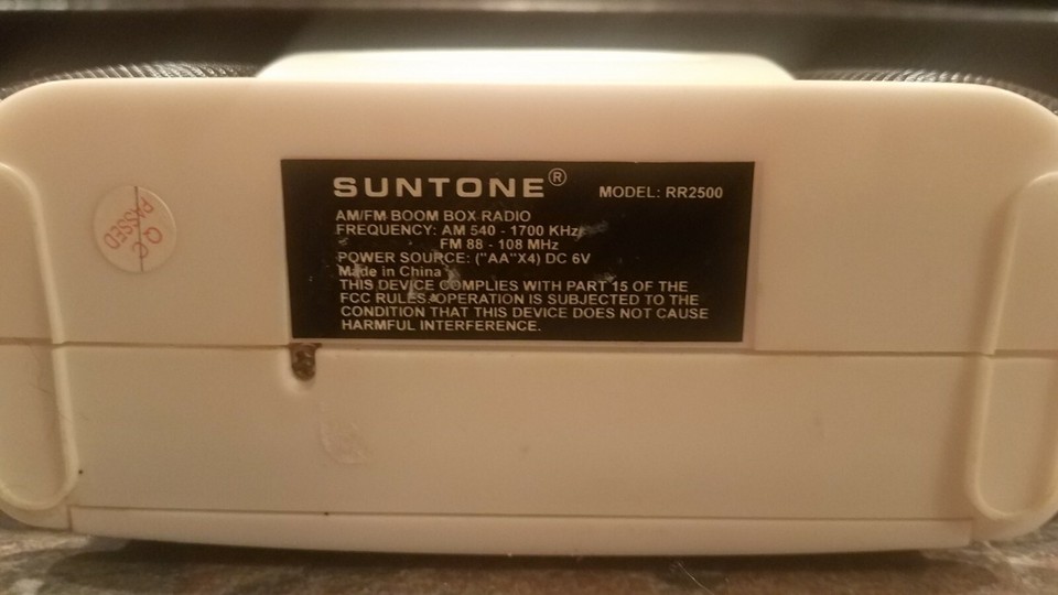 Vintage Suntone Model RR2500 AM FM Mini BoomBox Radio 7.5" Long White ...