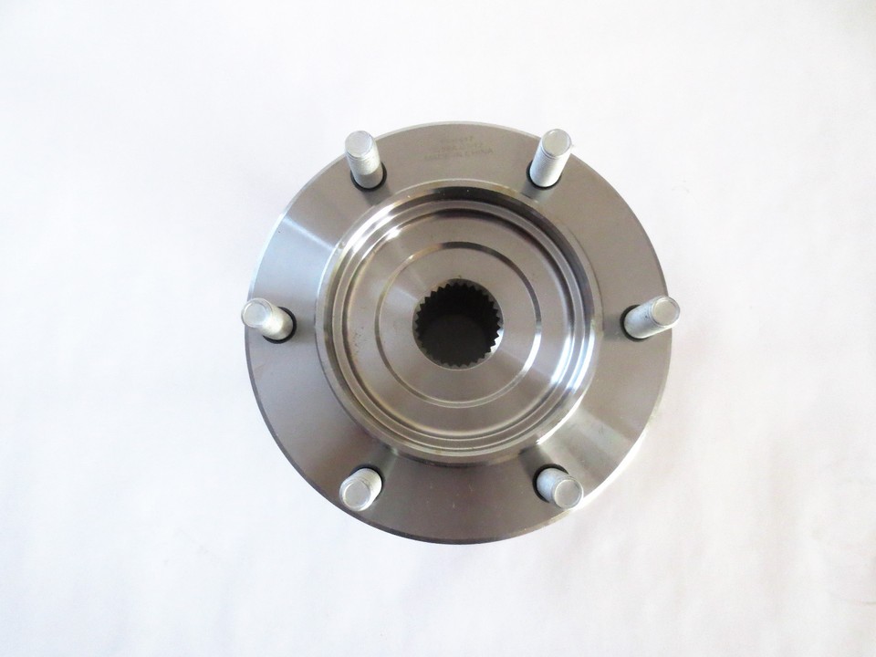 Toyota Tacoma Pre-Runner Front Wheel Hub With KOYO Bearing & Seal Set ...