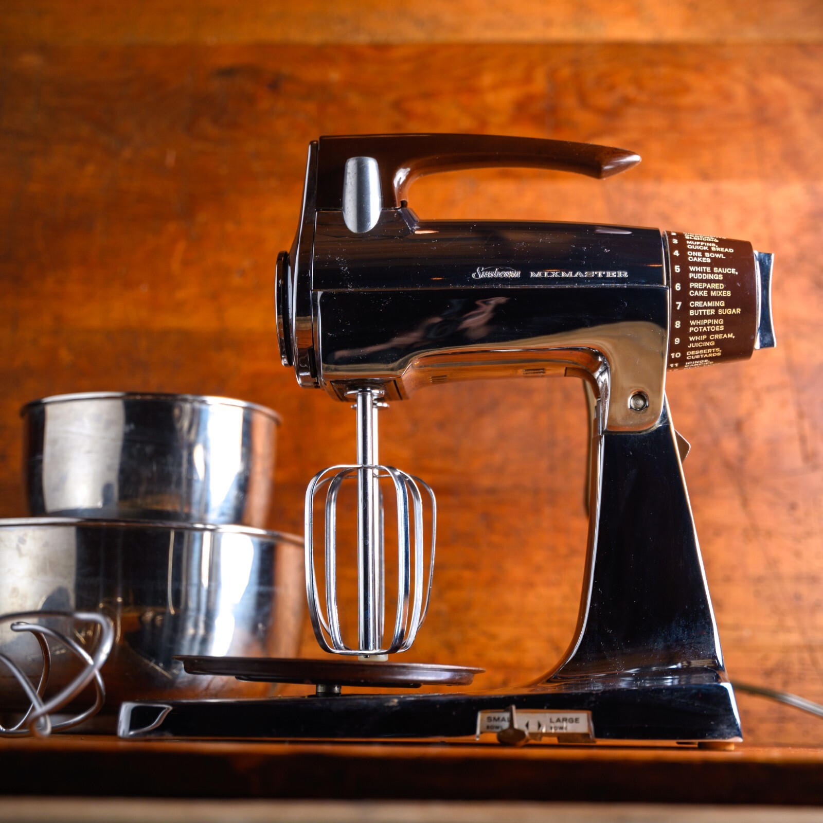 WORKING Vintage 1970s Sunbeam Mixmaster Chrome 12 Speed Stand Mixer w ...