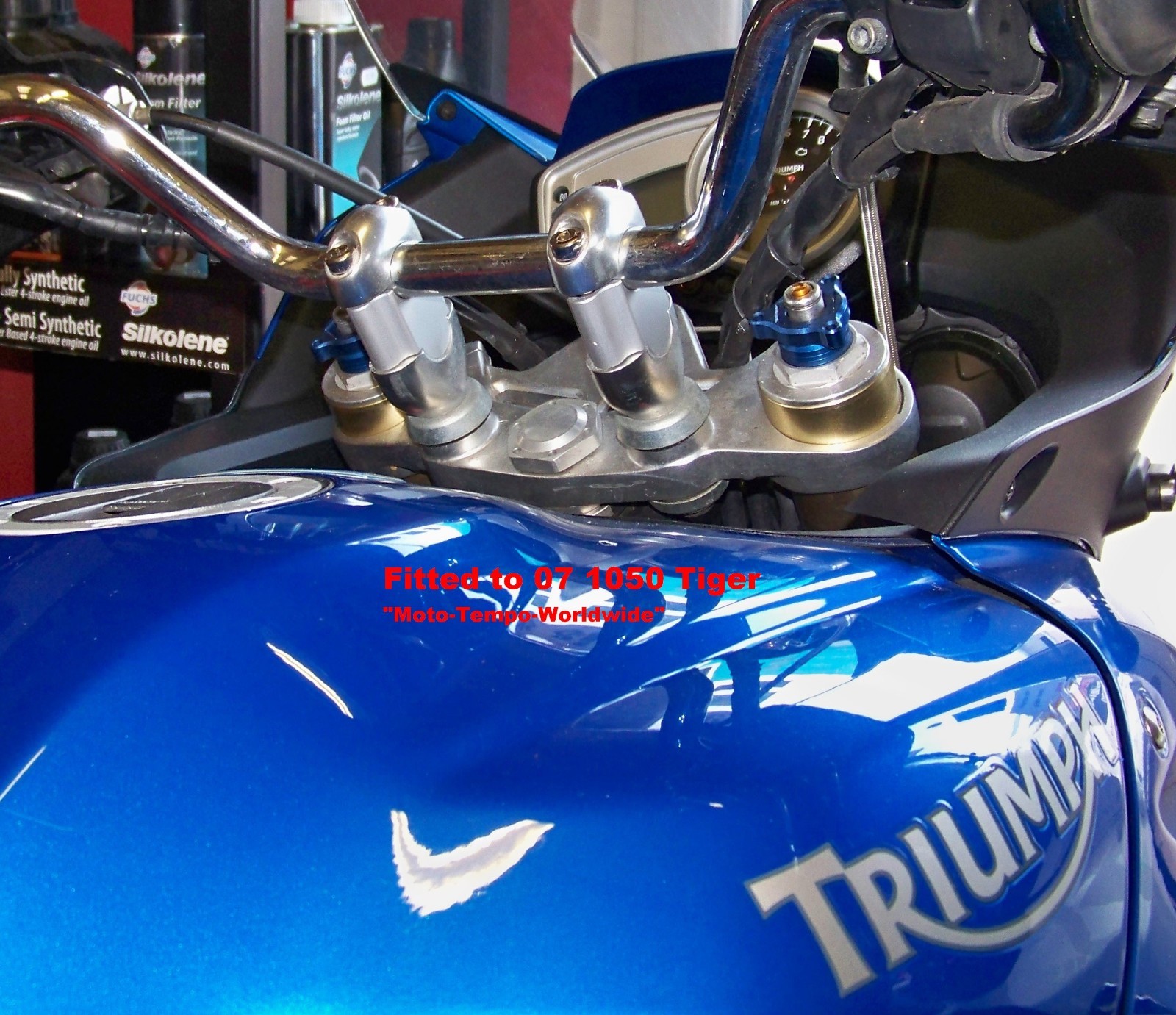 CNC 30mm BAR RAISERS RISERS FOR Triumph Tiger 1050 and Street Triple ...