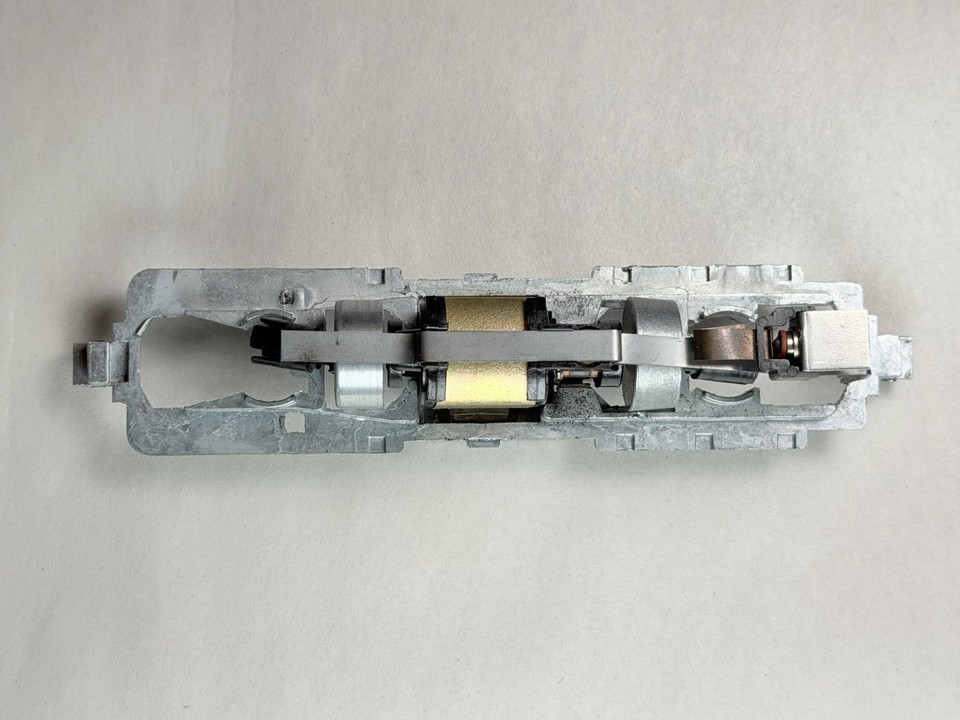 SW7 SW1500 DIESEL LOCOMOTIVE SWITCHER CHASSIS ATHEARN - DUAL FLYWHEEL ...