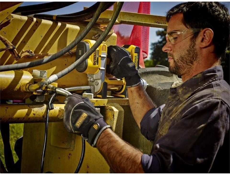 DEWALT DCGG571B 20V MAX Variable Speed Cordless Grease Gun (Tool Only ...