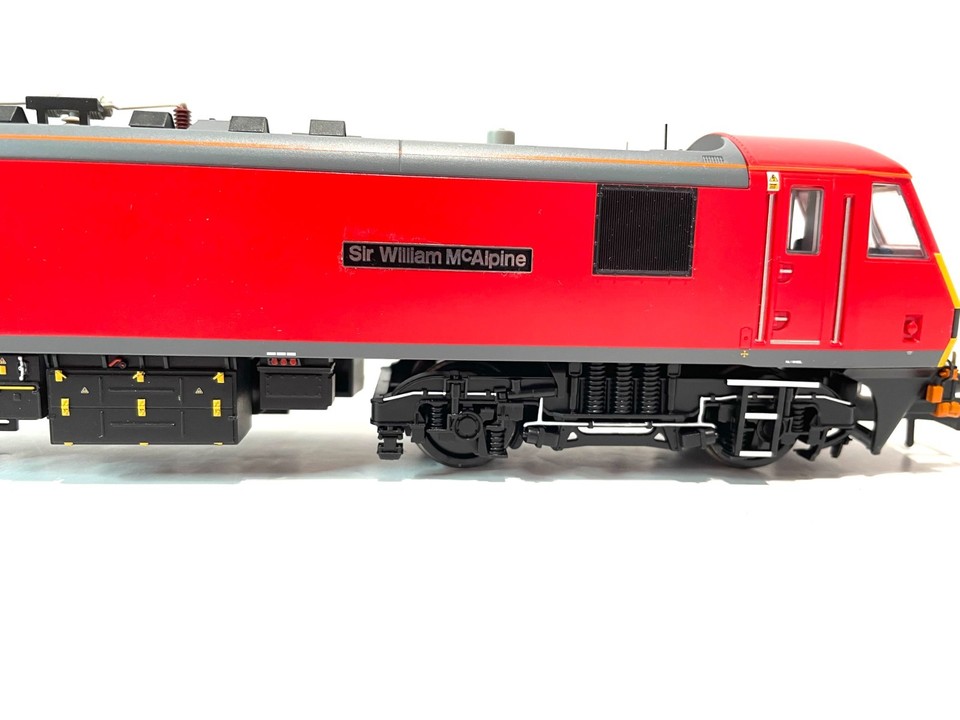 Bachmann 32-616NRM Class 90 90028 DB Livery Locomotion Exclusive - DCC ...