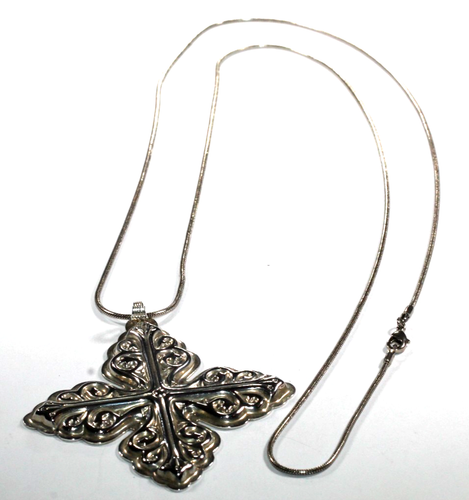Reed Barton 1978 Sterling Silver Christmas Cross Pendant w/30